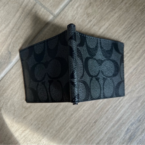 Coach | Bags | Coach Slim Money Clip Billfold Wallet In Signature ...